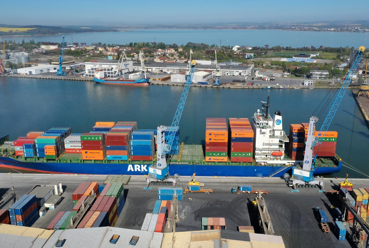 Bulgarian port places first order for new Konecranes Gottwald Mobile ...