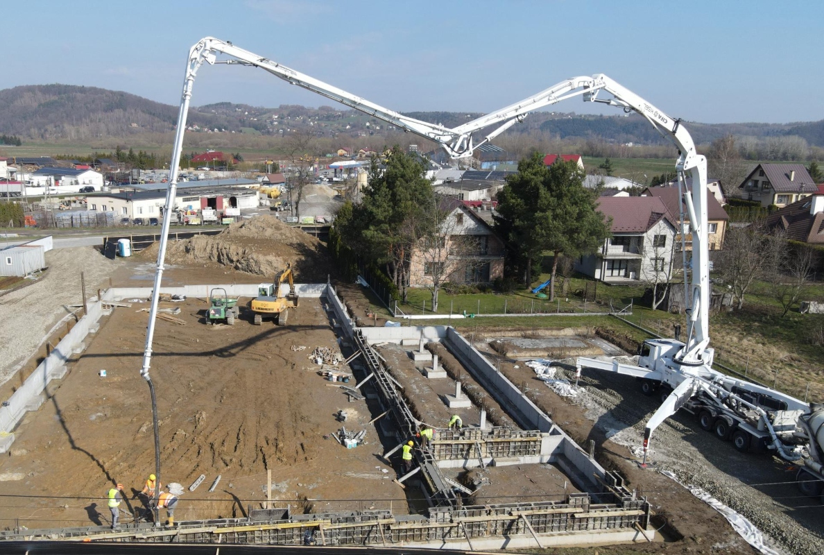 The new K56L truck pump, the prime choice for large-scale jobsites ...