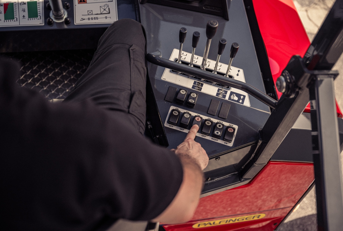 State-of-the-art components in the FLM 25 deliver ergonomic workflows ...