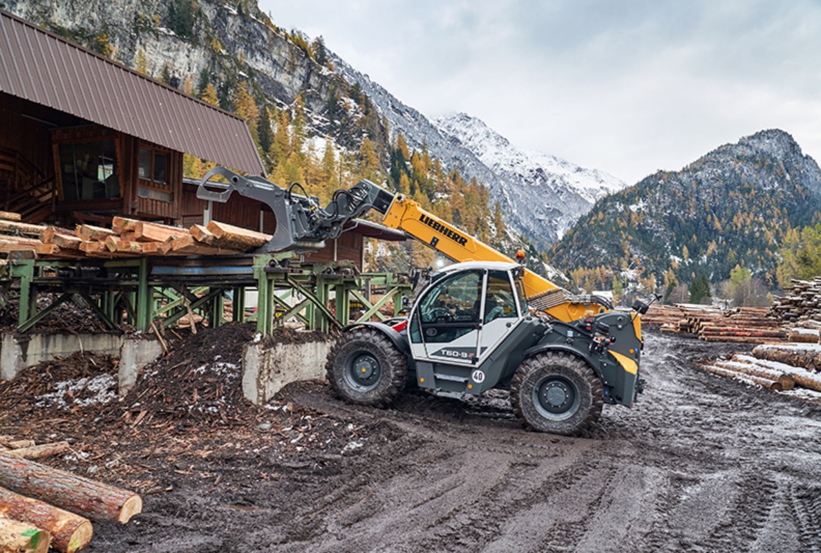 The Liebherr T 60-9s is used for timber handling in the sawmill ...