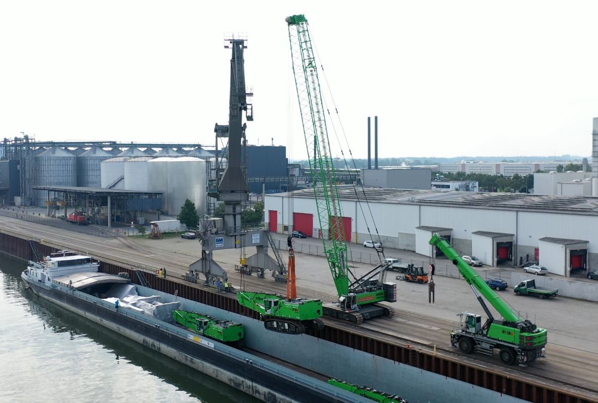 Focussing on CO2 reduction: Eight large machines shipped by barge from ...