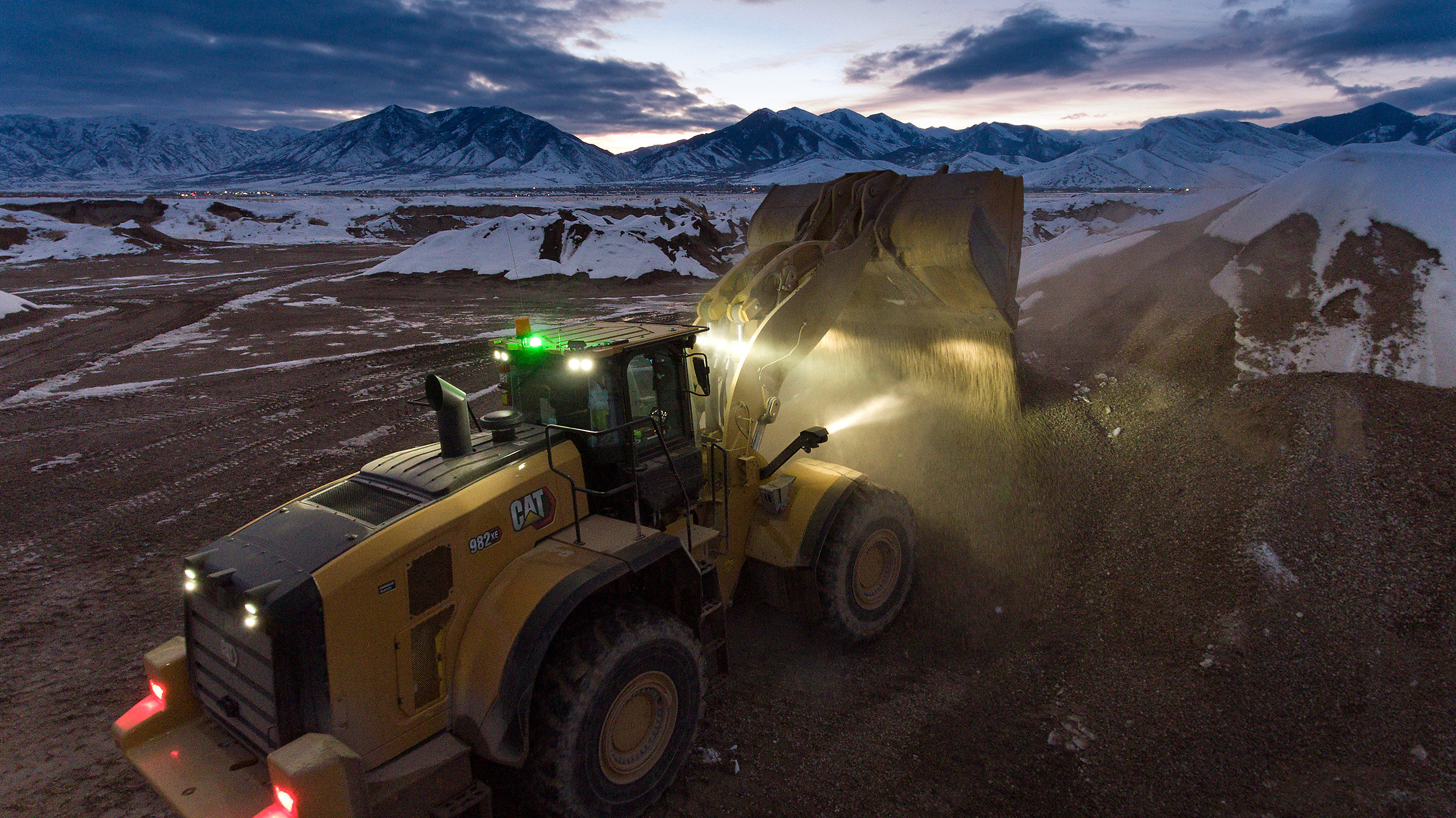 Cat 982 XE Wheel Loader Image source: Caterpillar UK Ltd. | LECTURA Press