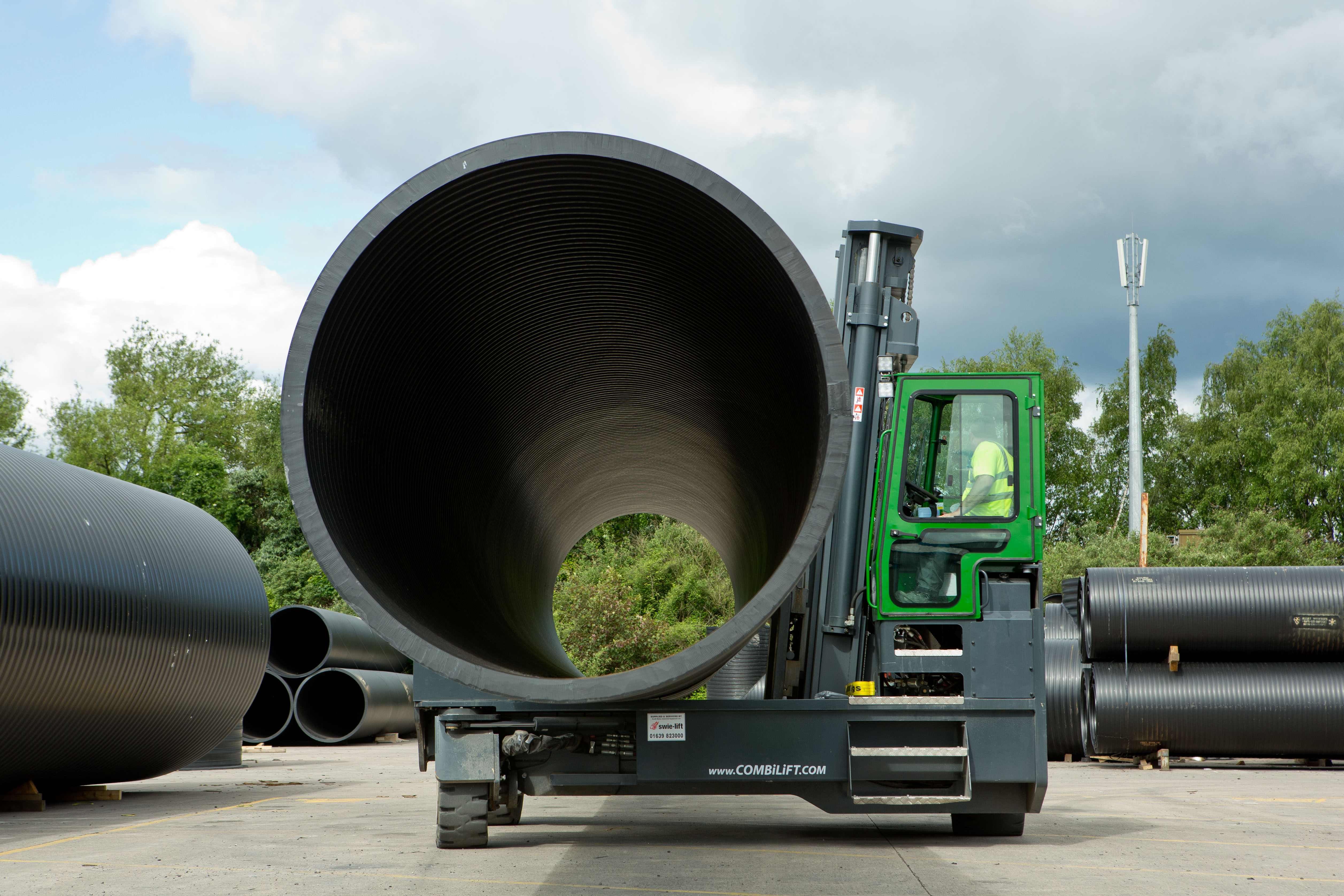 Combilift C-Series (pipe) | LECTURA Press