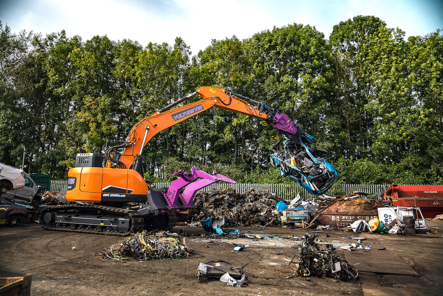 DEVELON DX235LCR-7 Crawler Excavator chosen as Standard for New Vulture 25 Vehicle Recycling Kit ...