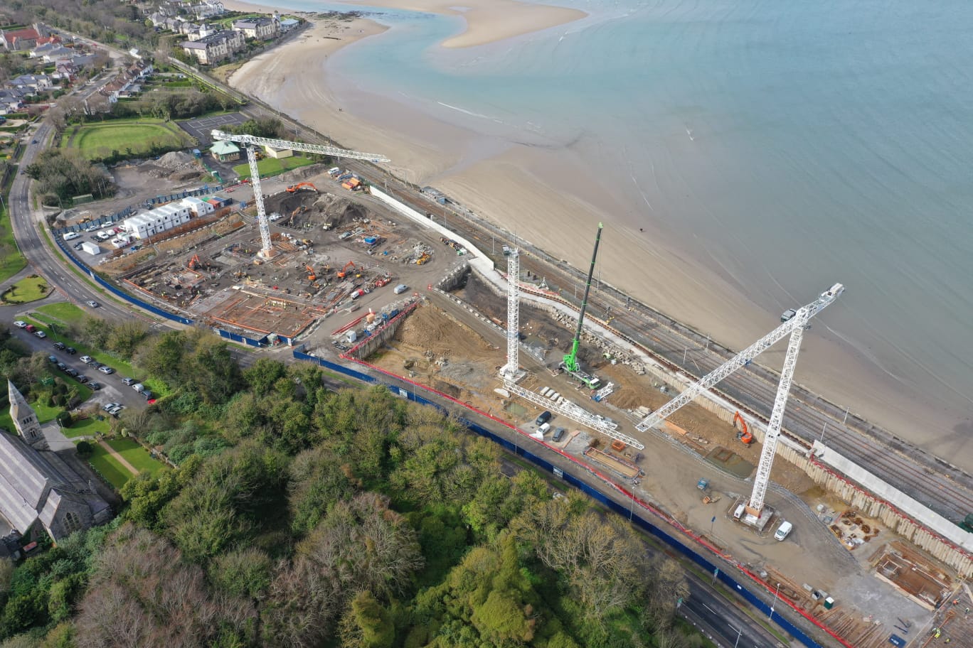 Irish Cranes installs four Raimondi flat-tops for Walls Construction on ...
