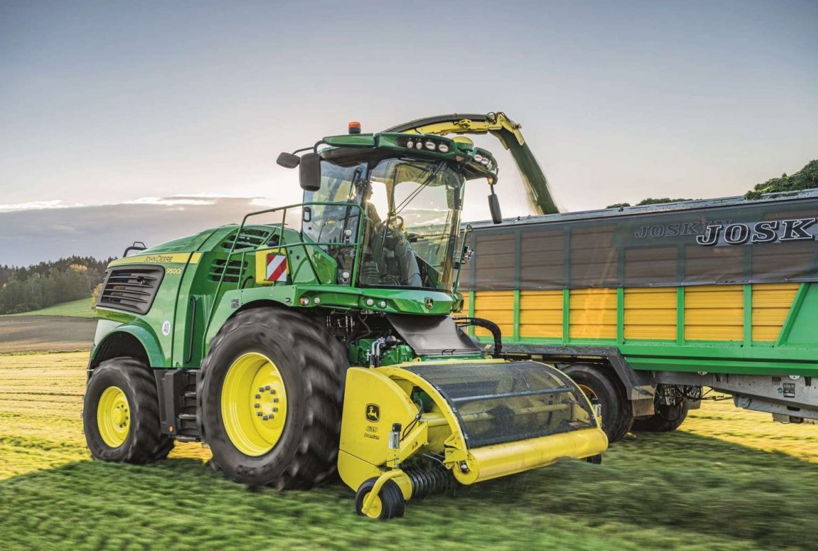 John Deere Series self-propelled forage harvester | LECTURA Press