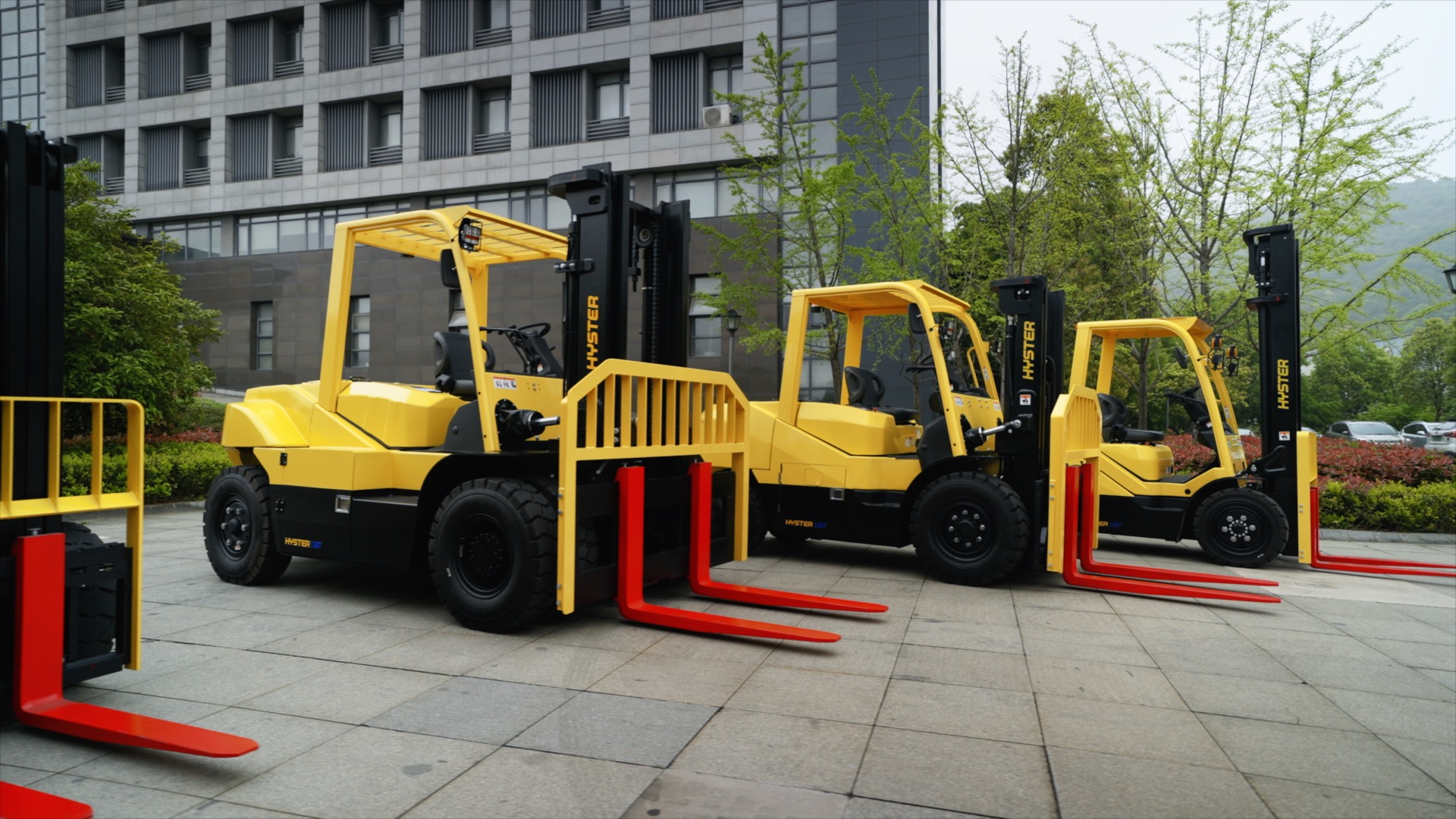 PR XTLG Hyster group | LECTURA Press
