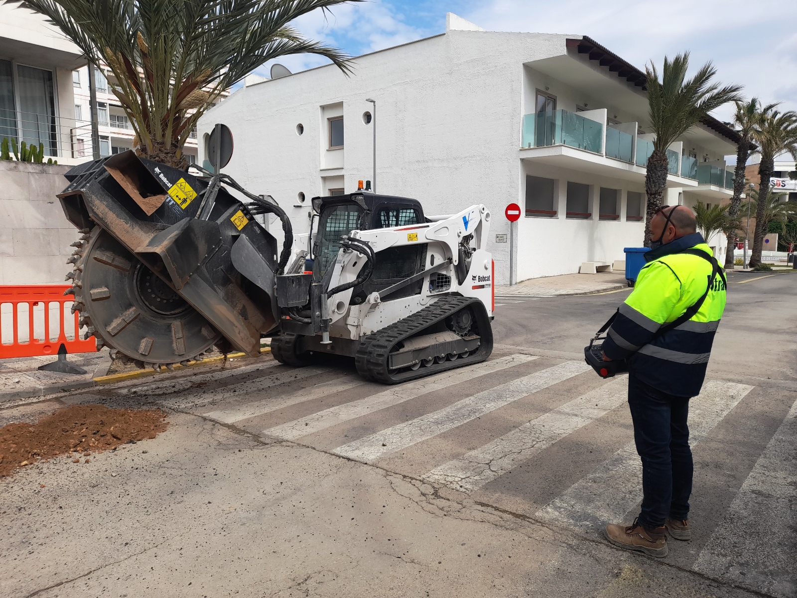Bobcat Remote Control - A New Way of Working in Spain Image source ...