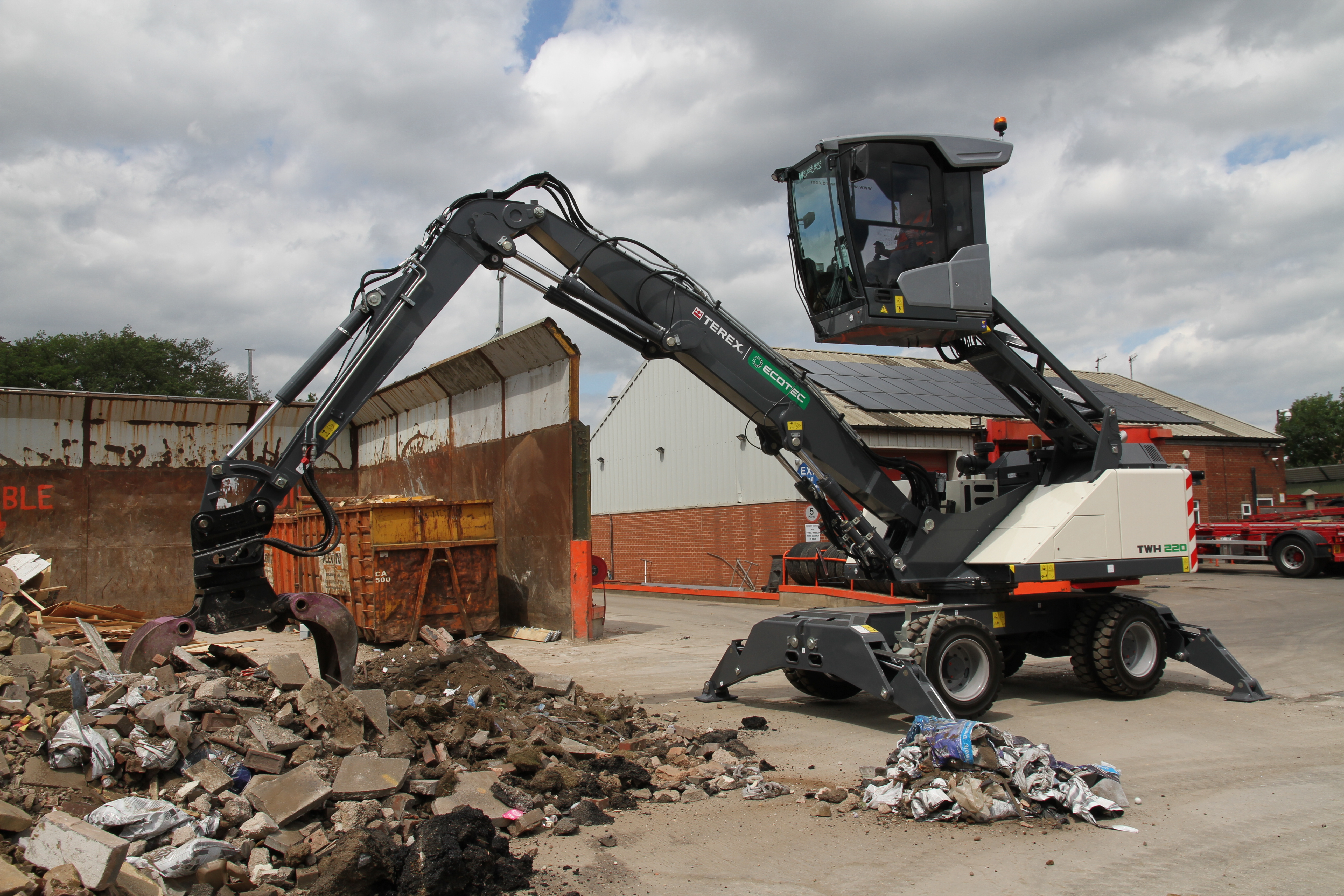 C H Middleton Purchases Fourth Terex Ecotec Waste Handler | LECTURA Press