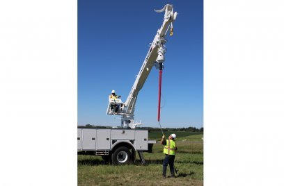 Terex Utilities’ design combines the auger extension shaft and screw ...
