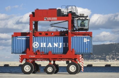 Kalmar Shuttle Carrier at TTI Algeciras | LECTURA Press