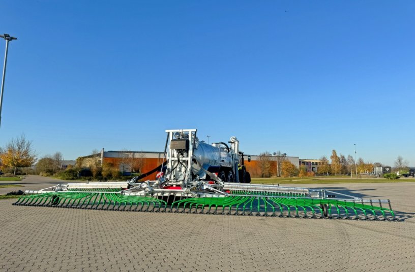 Fliegl presents the new SKATEMASTER trailing shoe spreader –slurry ...