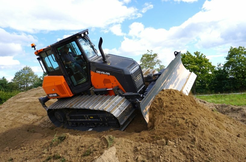 DEVELON Enters European Dozer Market with New DD130 Model | LECTURA Press