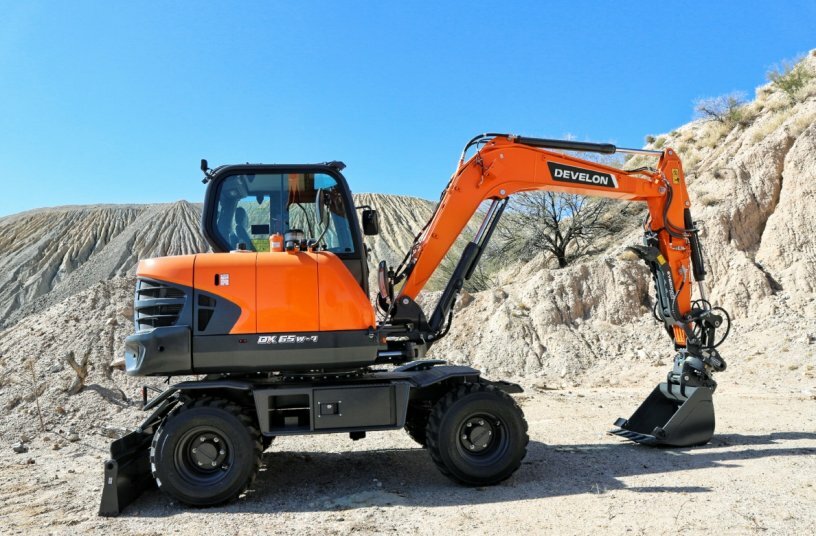 DEVELON Introduces Its First Wheel Mini Excavator in North America ...