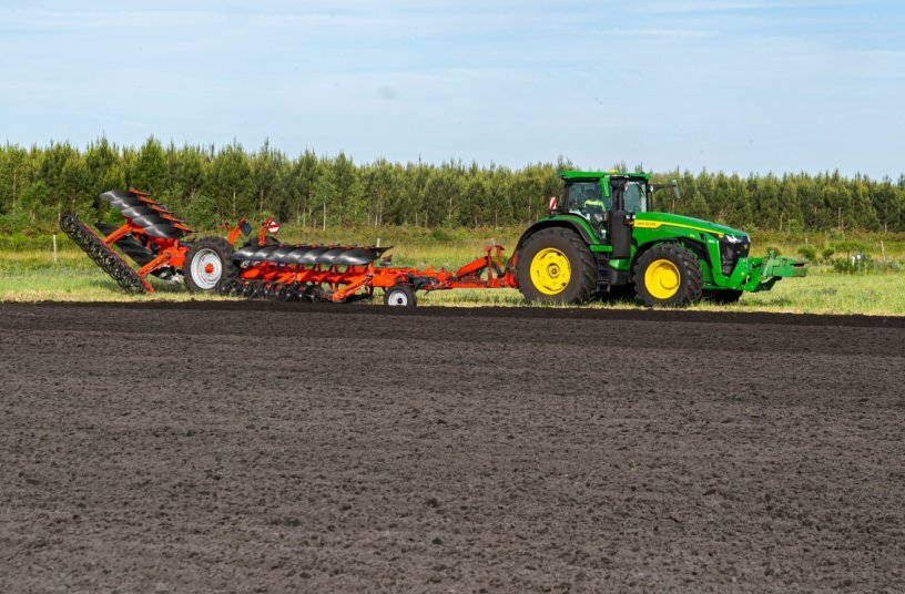 Enter a new dimension with the KUHN MULTI-CHALLENGER XT semi-mounted ...
