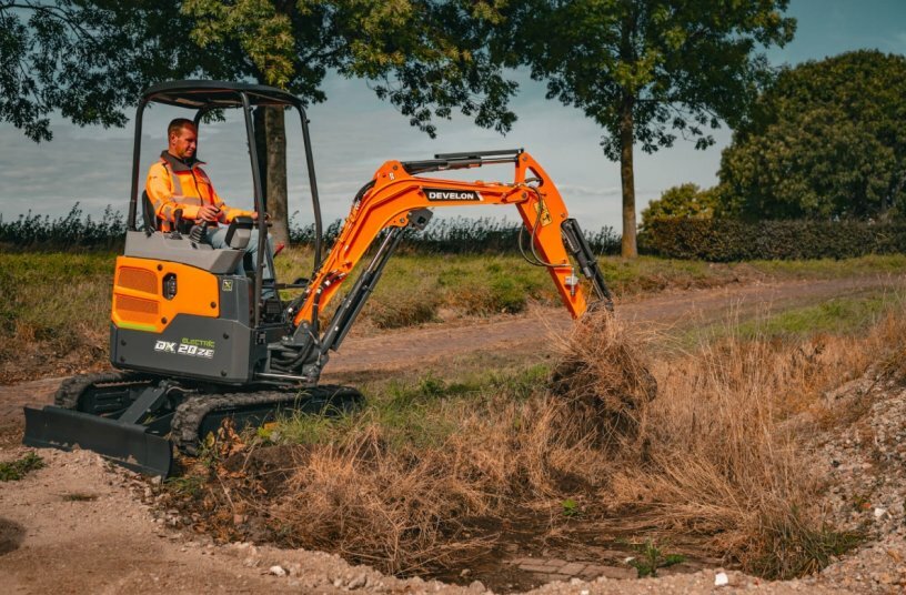 TOP 10 Mini Excavators Based on Engine Power Launched in 2024 | LECTURA Press