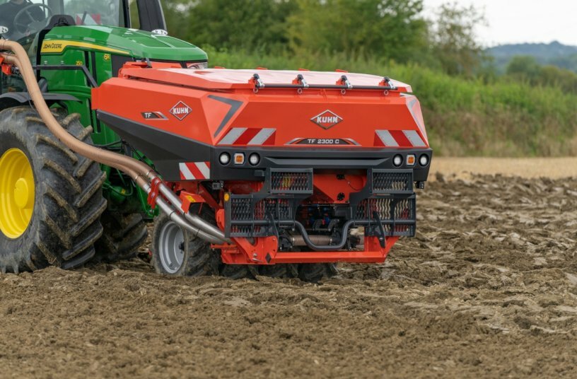 Front double hopper TF 2300 C | LECTURA Press