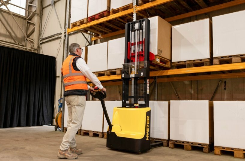 Product launches of July (Hamm rollers, Vögele pavers, CASE excavators ...