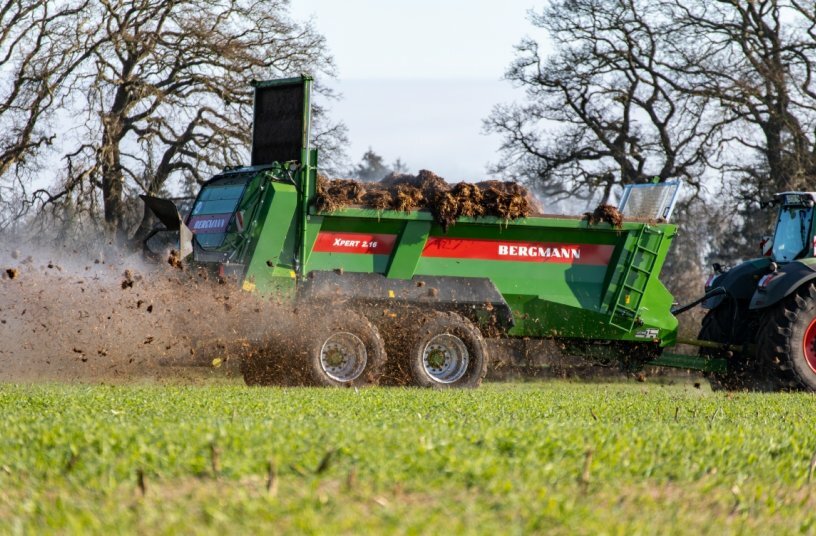 BERGMANN: trailer controls tractor – TIM (Tractor Implement Management ...