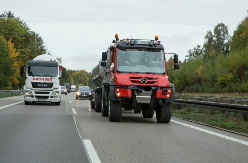 The Unimog for modern agriculture: three implement carriers at ...