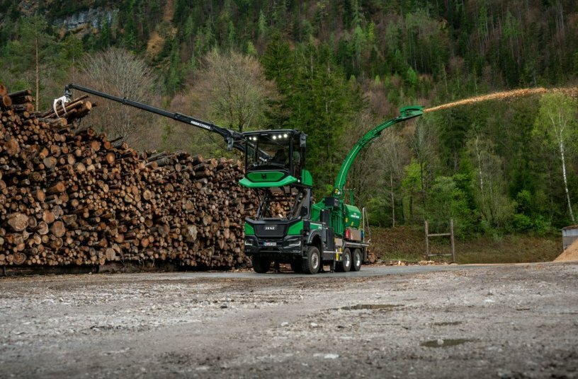 Product launches of July (Hamm rollers, Vögele pavers, CASE excavators ...