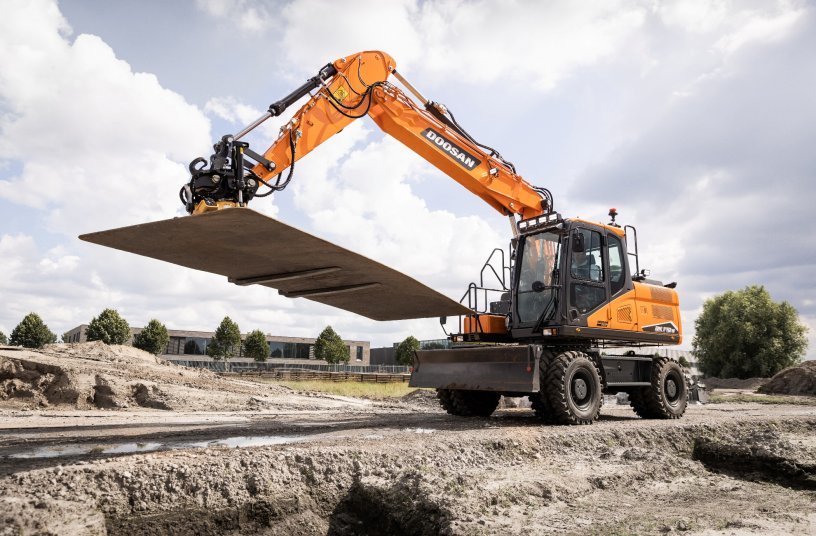 Blue Machinery (Central) Ltd Appointed New Doosan Dealer | LECTURA Press