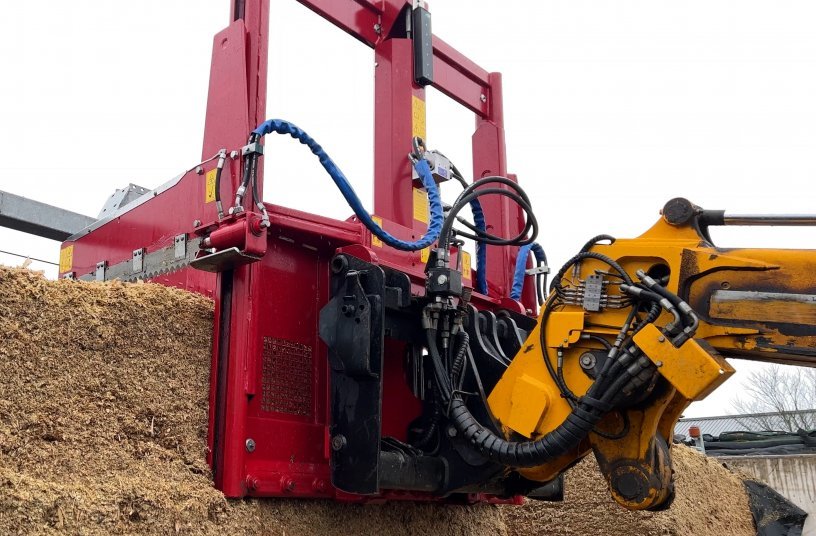 BvL: New tilt sensor for silage block cutter ensures straight cuts ...