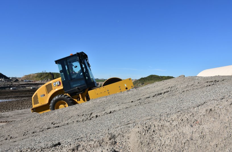 Caterpillar simplifies model nomenclature for its soil compactor line ...
