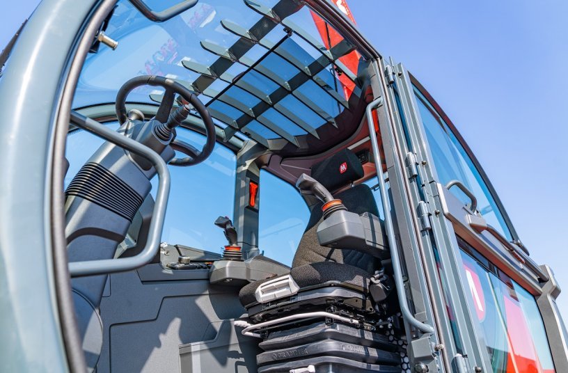 The new cab & the revolutionary software | LECTURA Press