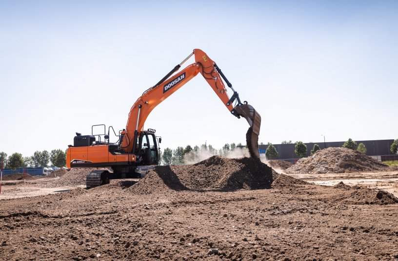Doosan Unveils New DX225LC-7 Crawler Excavator | LECTURA Press