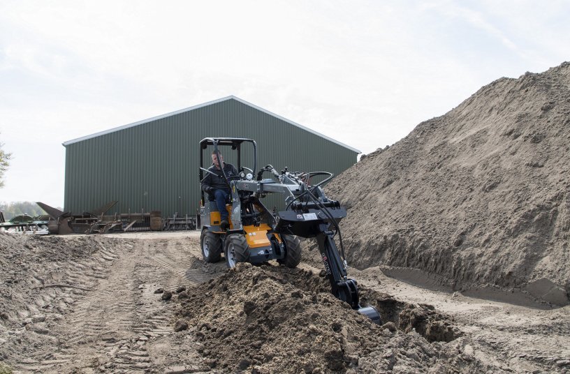 TOBROCO-GIANT brought the four smallest wheel loaders in product range ...