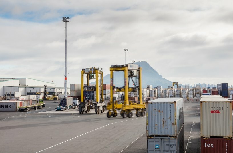 Kalmar Hybrid Straddle Carrier Sets New Standard For Fuel