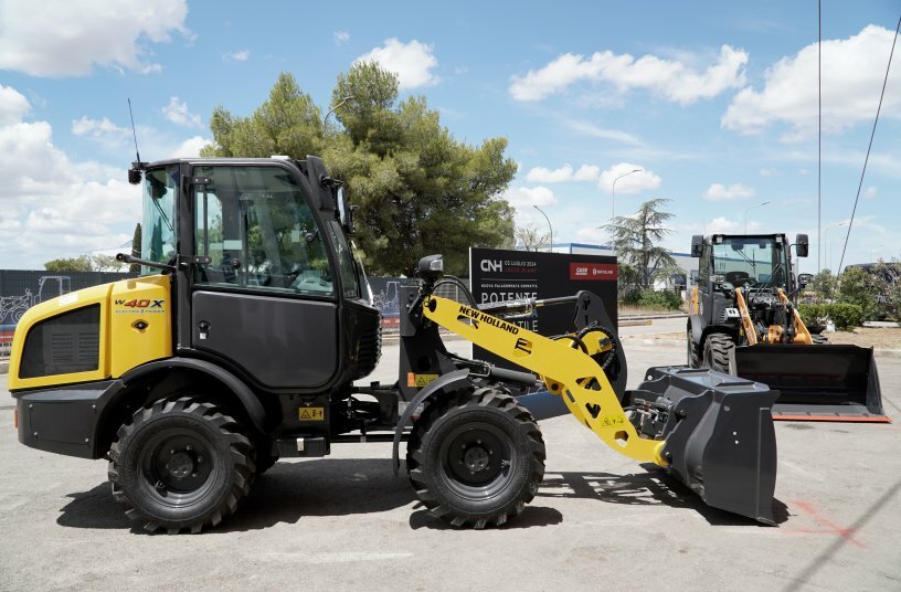 CNH inaugurates electric compact wheel loader production line in Lecce ...