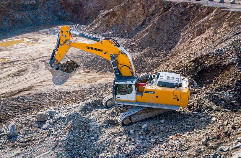 The Liebherr R 992 crawler excavator: high performance and low ...