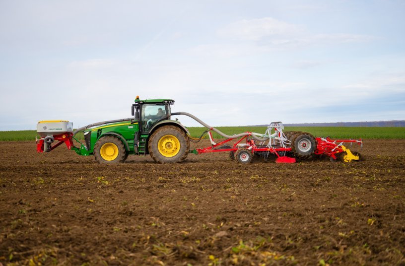 Wide range of applications with AMICO F front hopper | LECTURA Press